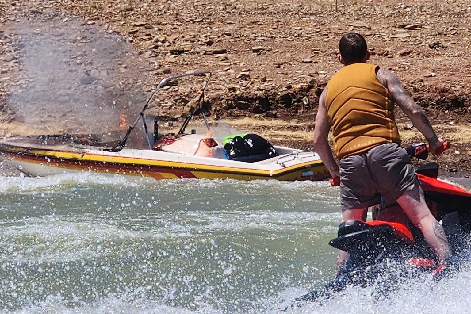 Boat fire at Bonnie Doon leaves two teens injured